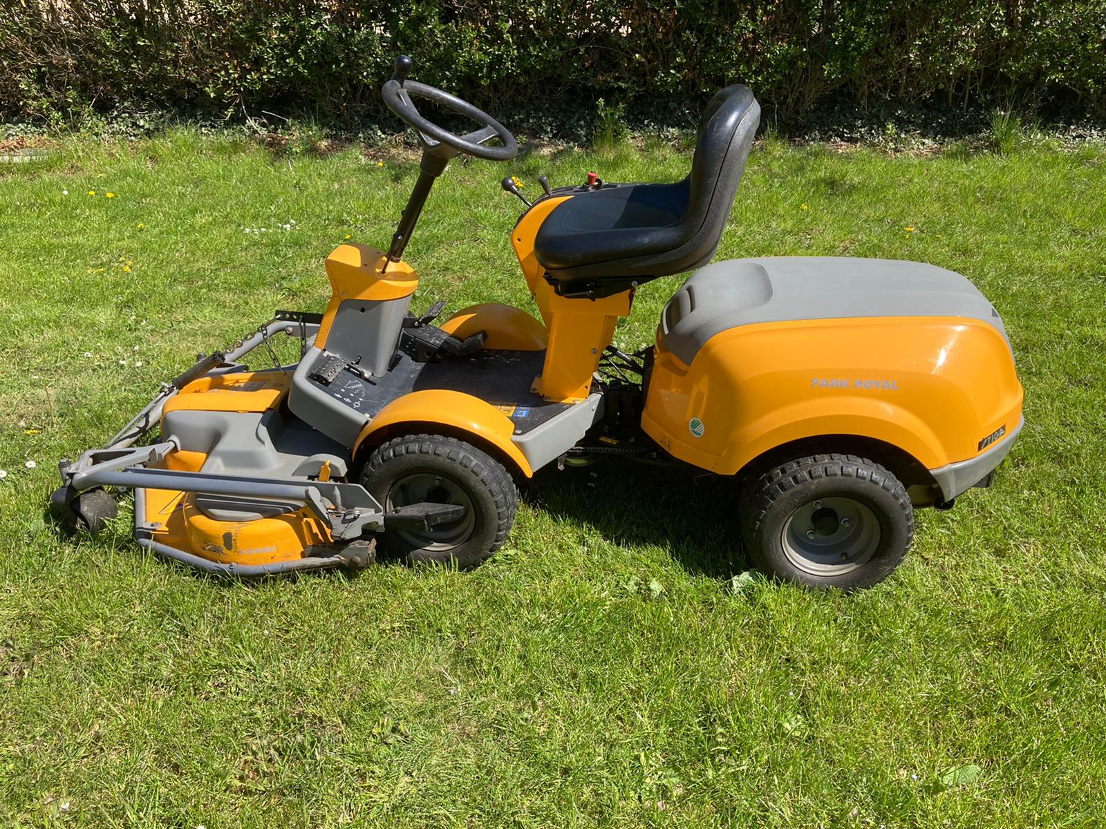 Lawn Mowers – Baileys Equipment & Maintenance